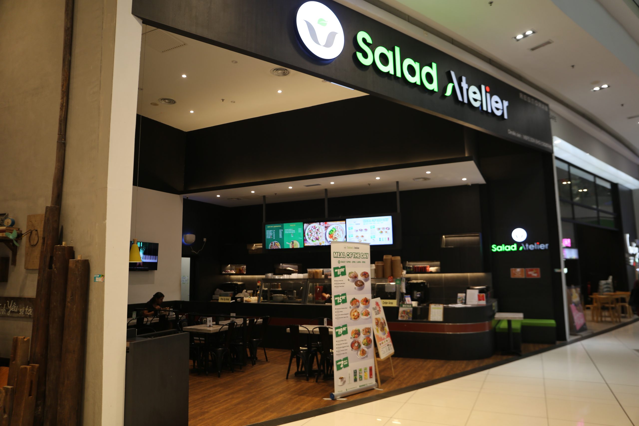 Salad Atelier - NUSENTRAL